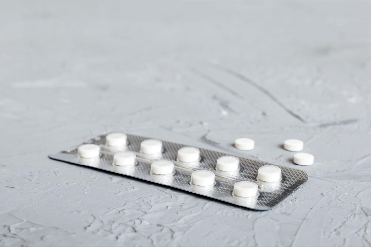 Levocetirizine Uses for Skin: Allergies, Acne Purging & More – DMD Skin ...